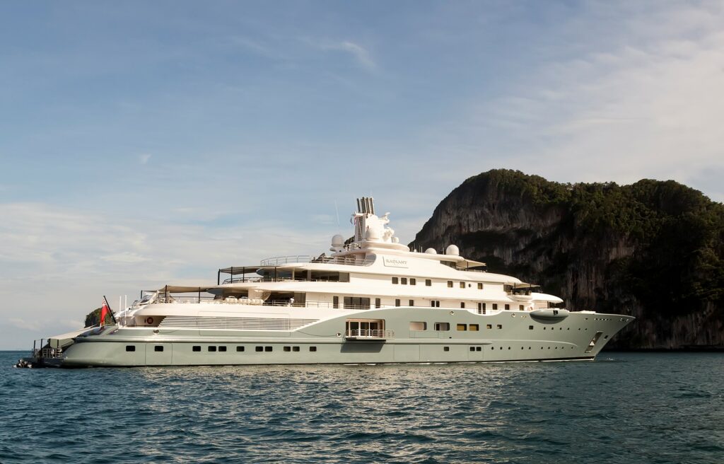 Motoryacht RADIANT | Meridian5G